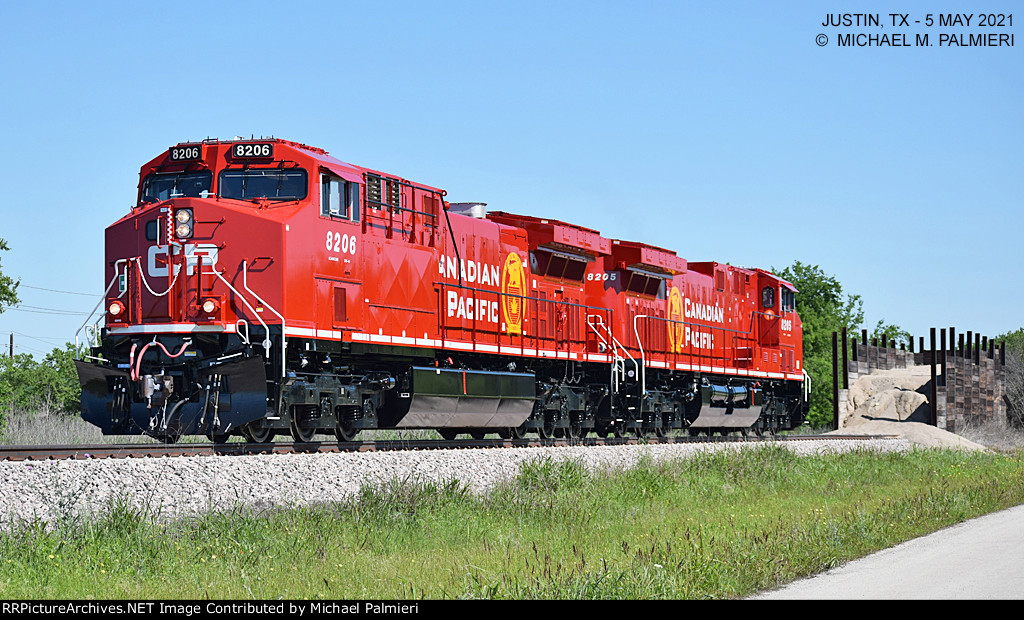 CP AC4400CWM units 8206 and 8205